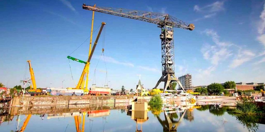 In diesem Hafenkran können Sie wohnen und baden