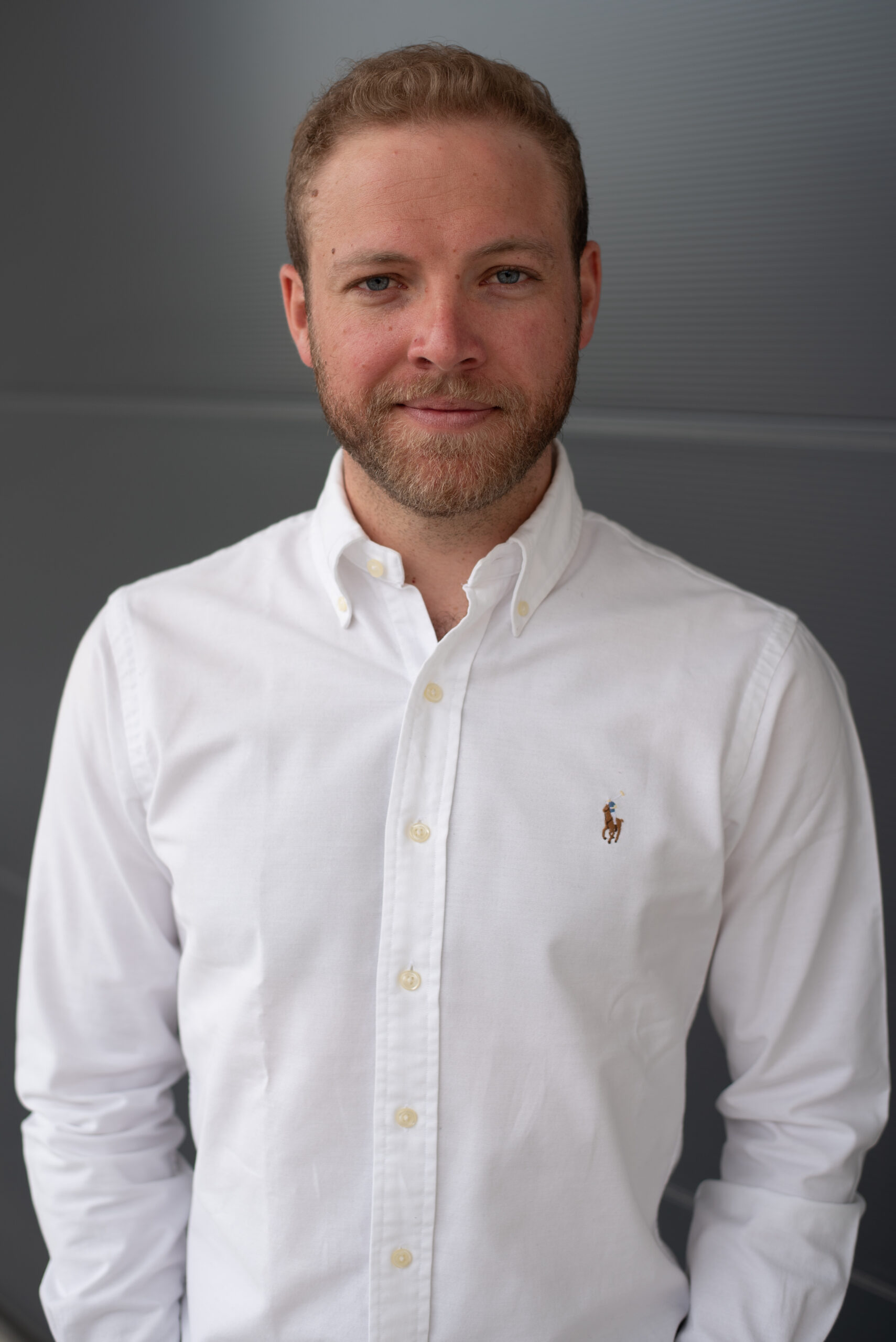 Moos und Sahara-Staub: Wie oft sollten Sie Ihre Solaranlage reinigen?