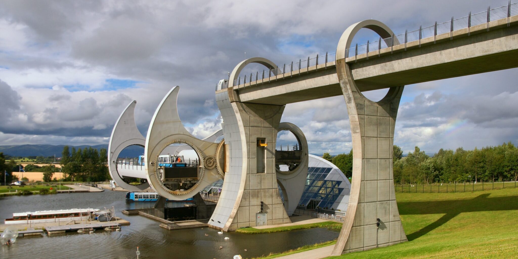 Falkirk Wheel – ein schottisches Riesenrad für Schiffe