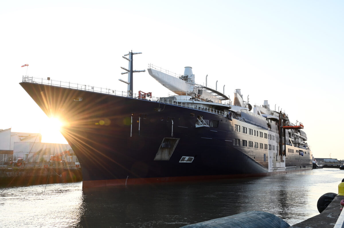 Orient Express Corinthian: Größte Segelyacht der Welt gibt Gas