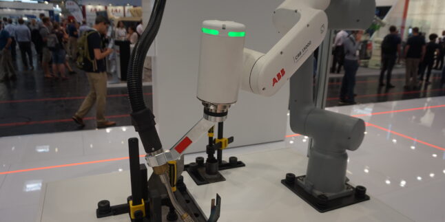 Wandelbots Nova soll den Einsatz von Robotern vereinfachen